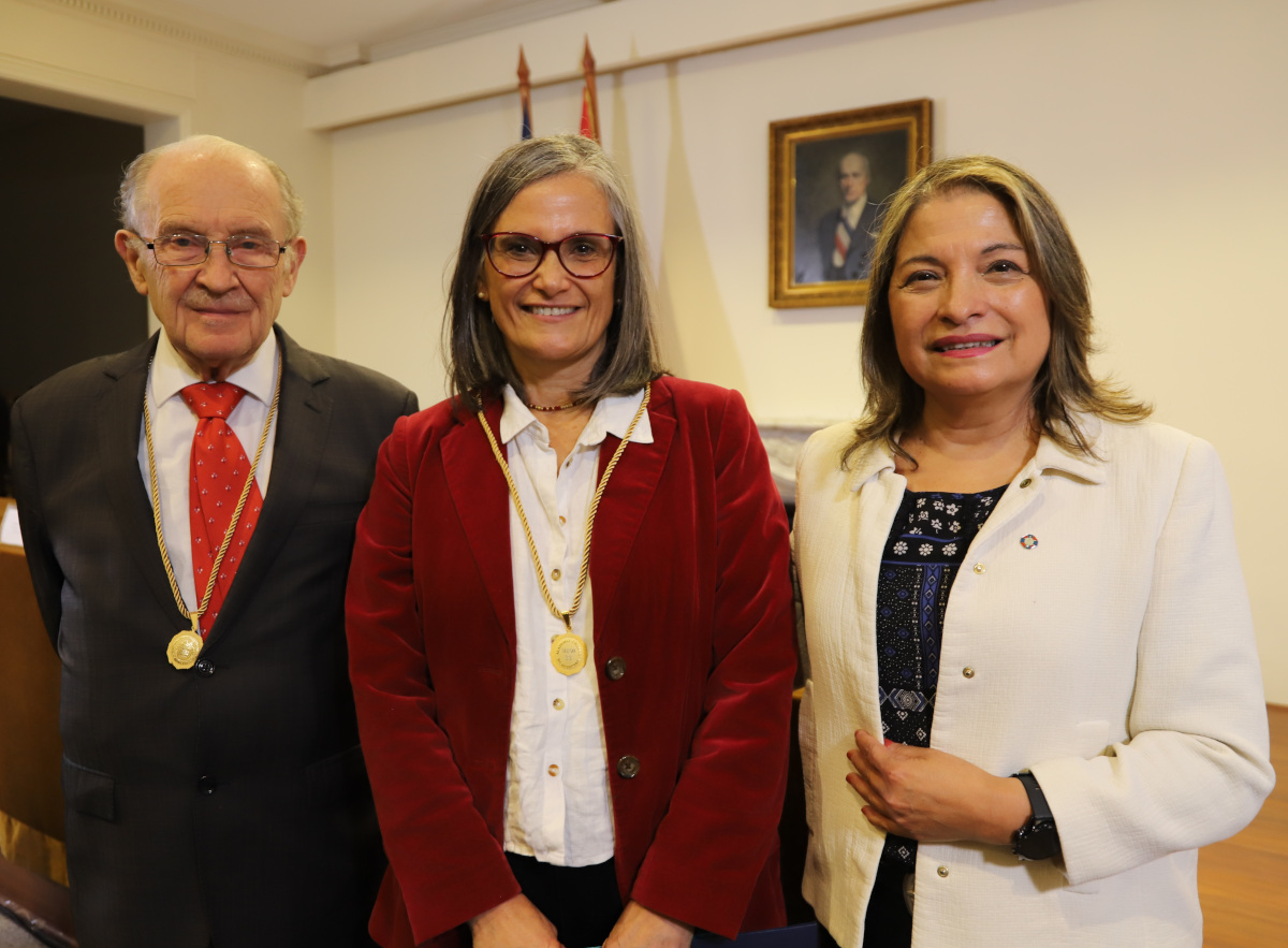 Colmed participa en nombramiento de la Dra. Repetto como Miembro de Número de la Academia ...