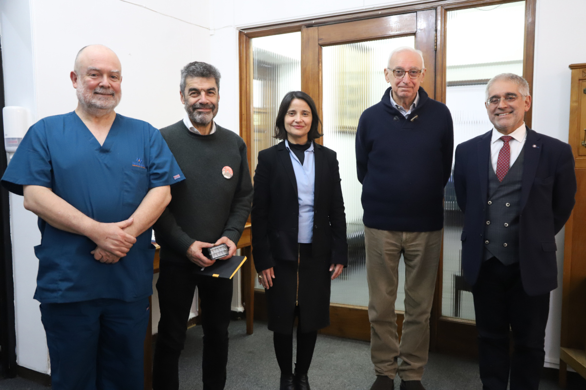 Representante del Colegio Médico italiano se reúne con autoridades del ...